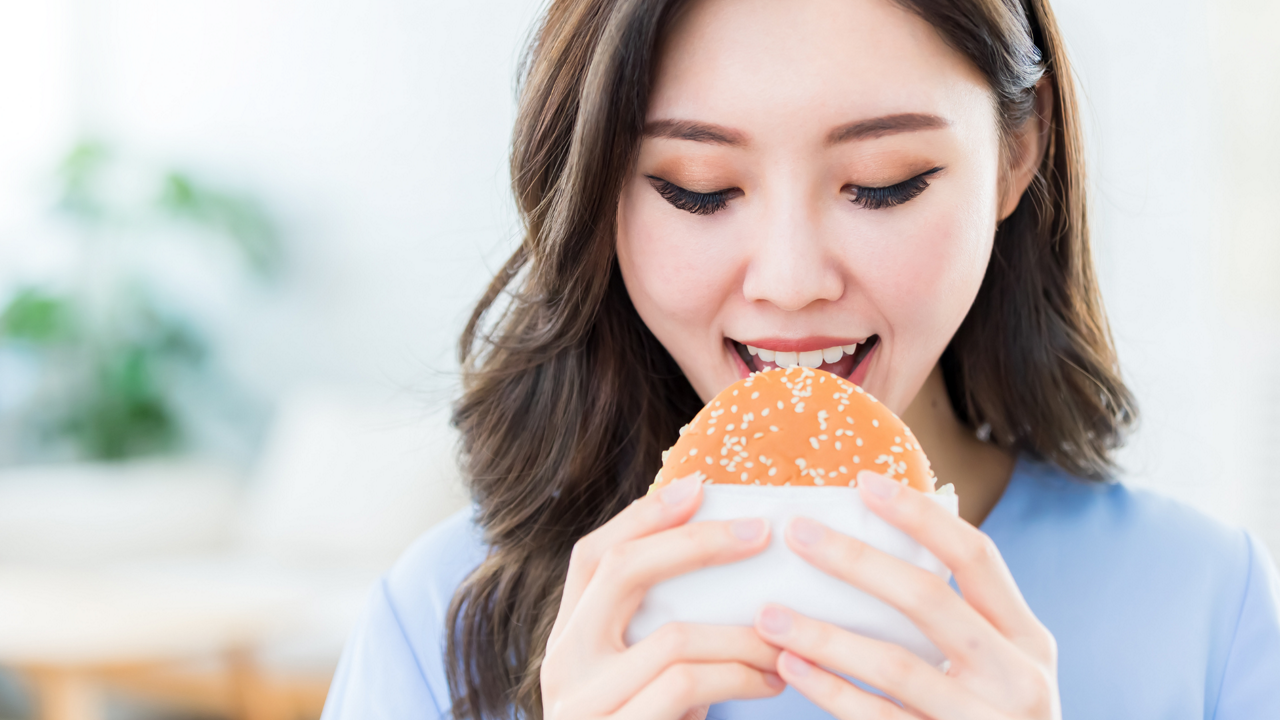 Cheat day là gì? Cheat day tần suất bao nhiêu là đủ? | AIA Vietnam